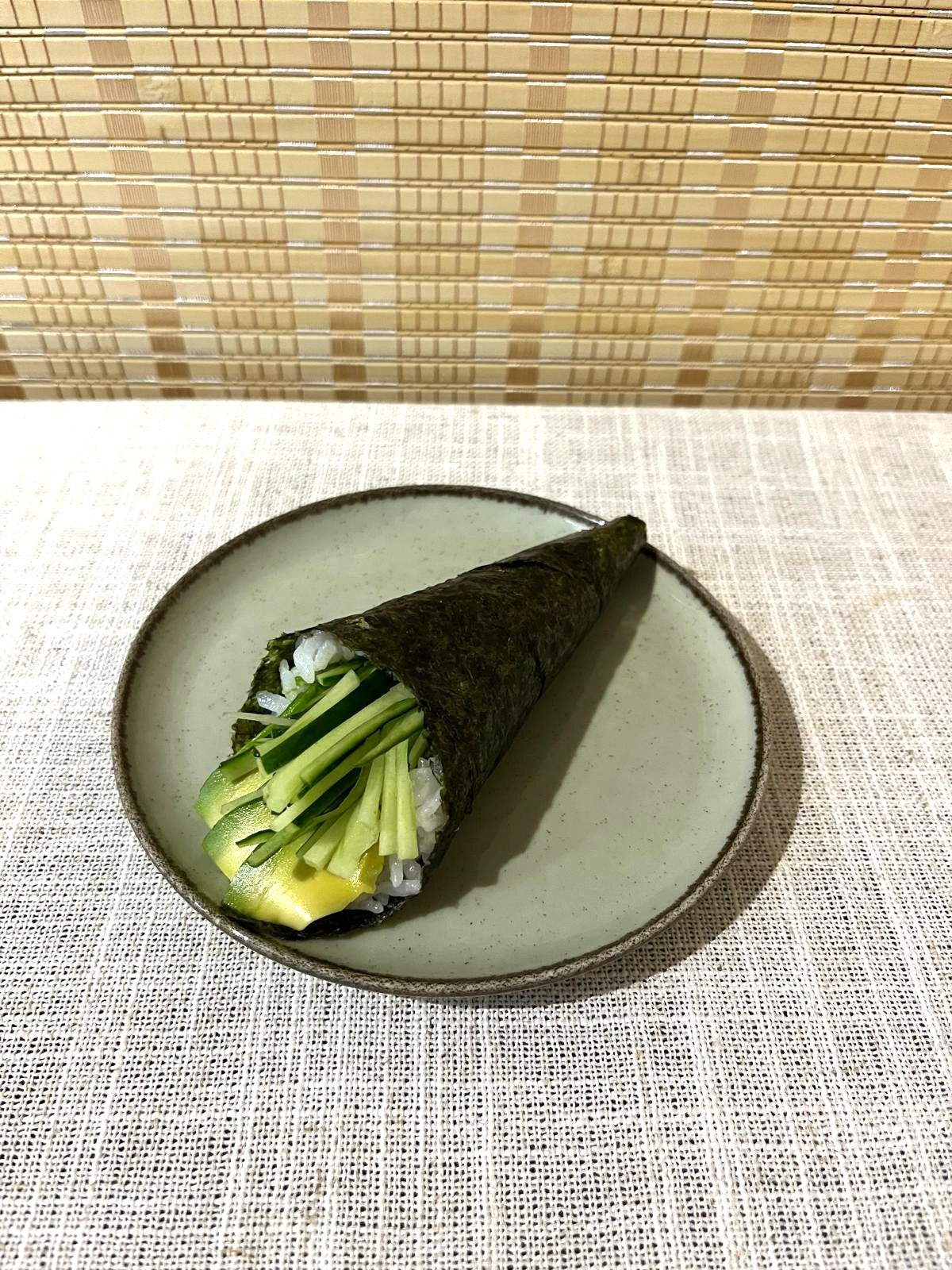 Cucumber & Avocado Hand Roll (1pc) | Sushi Delivery – Higasa Sushi HK